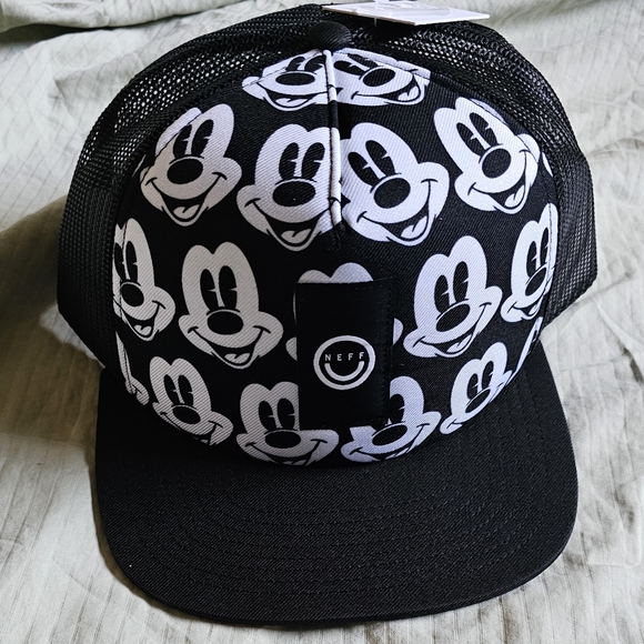 Neff x Disney | Accessories | Nwt Neff X Disney Hatmickey Mouse Unisex ...
